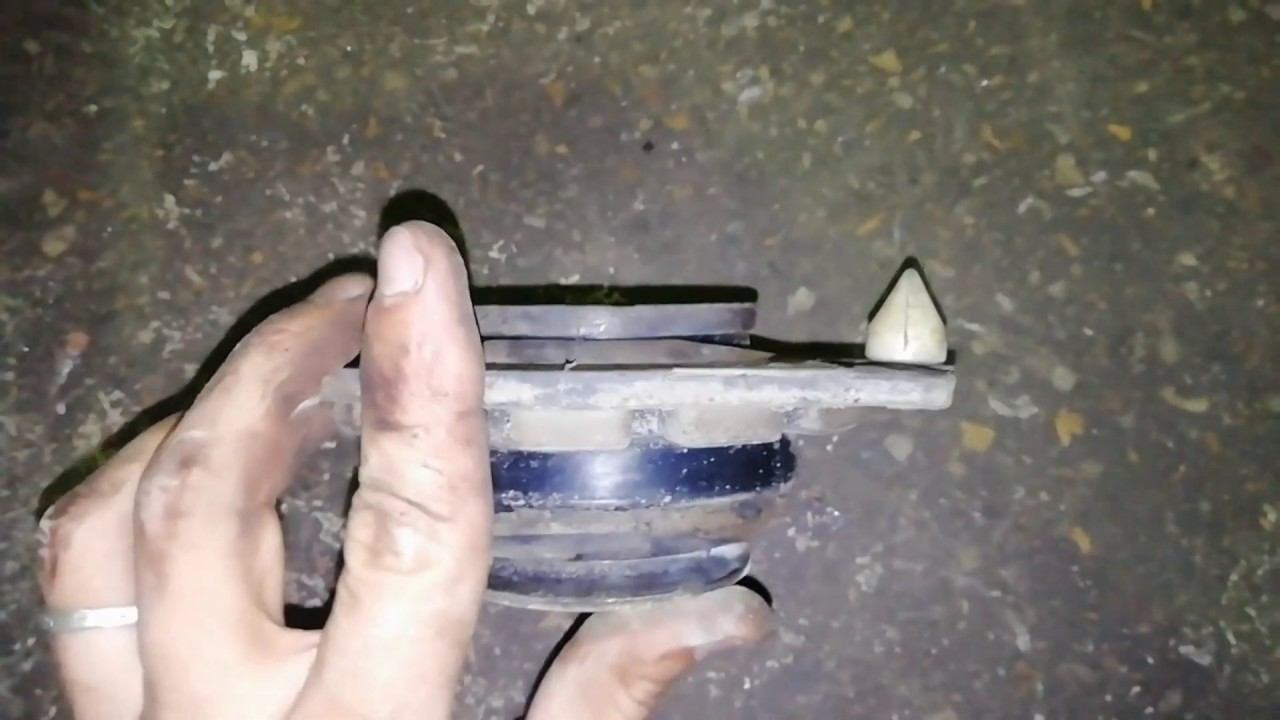 Рваные опоры стоек Renault Megane 2