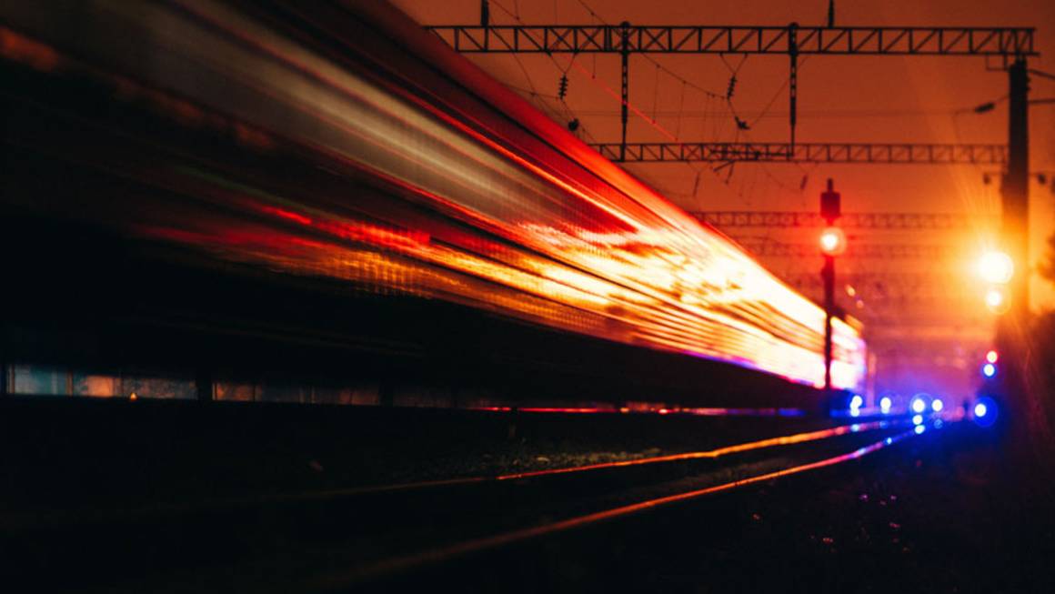 "Скорый поезд" - ВИА "Весёлые ребята"  Муз. Д. Тухманов, стихи В. Харитонов.