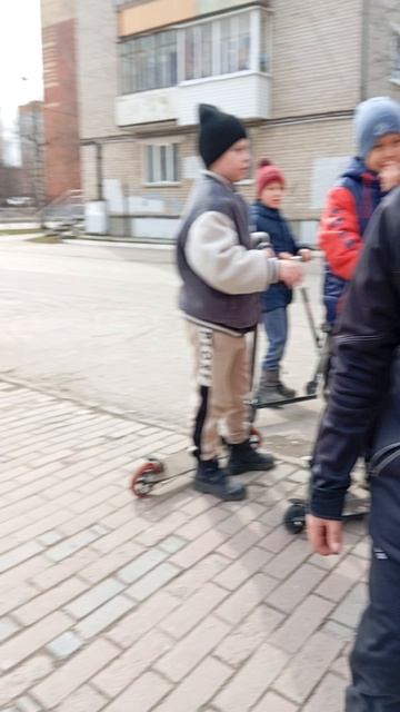 Дурацкий Тимур с зажигалкой