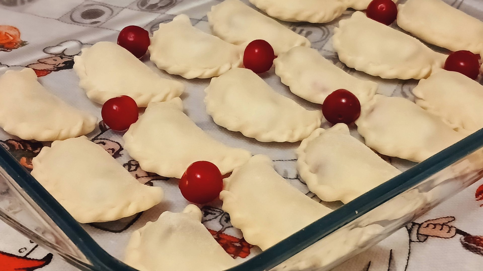 🍒🥟 Самые вкусные домашние вареники с вишней.  Не развариваются, не текут.