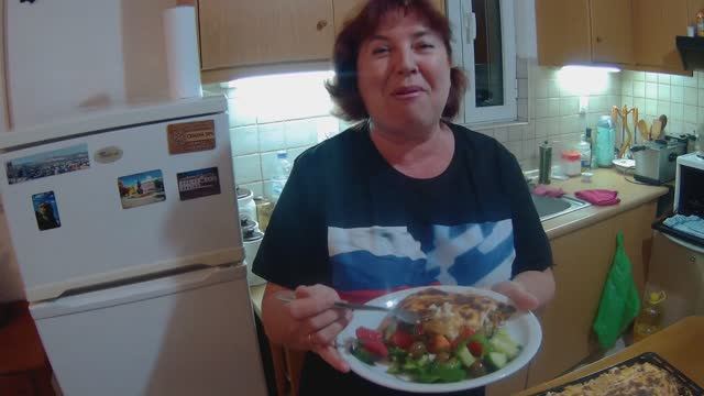 Мусака - самое популярное блюдо в греческих тавернах / Подробный рецепт