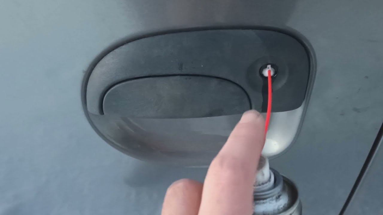 Замерз замок ДВЕРЕЙ Рено. Смазка без разборки.