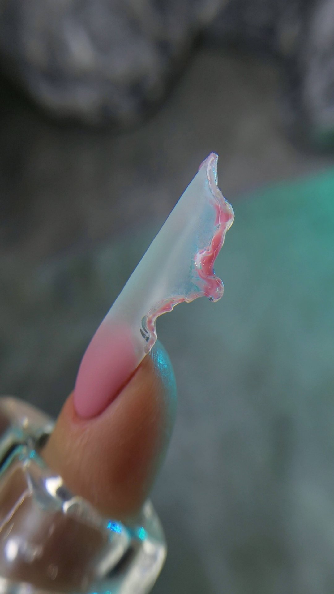 Безусловно такие ногти не на каждый день, но по случаю, почему бы и нет.