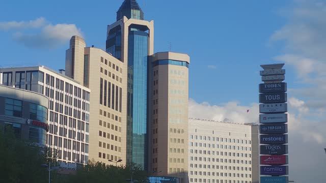 Около метро "Тульская" / Москва / 4К