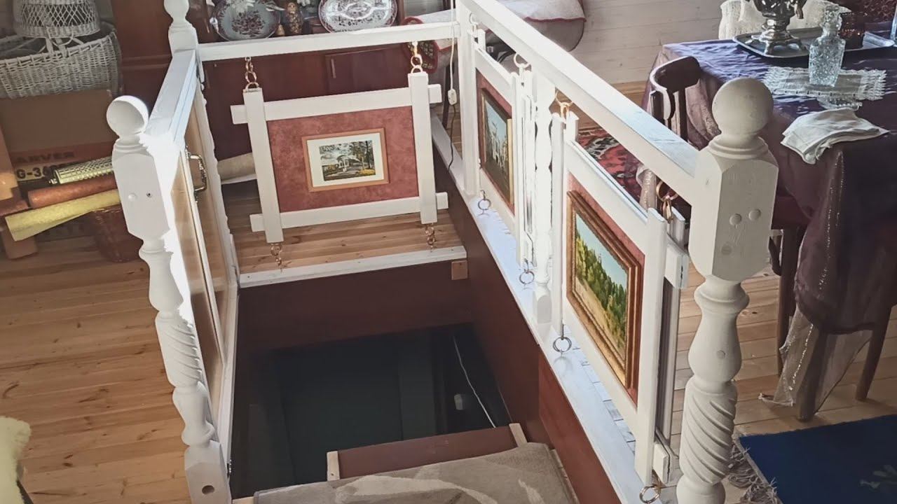 Красивое ограждение лестницы на мансарде.