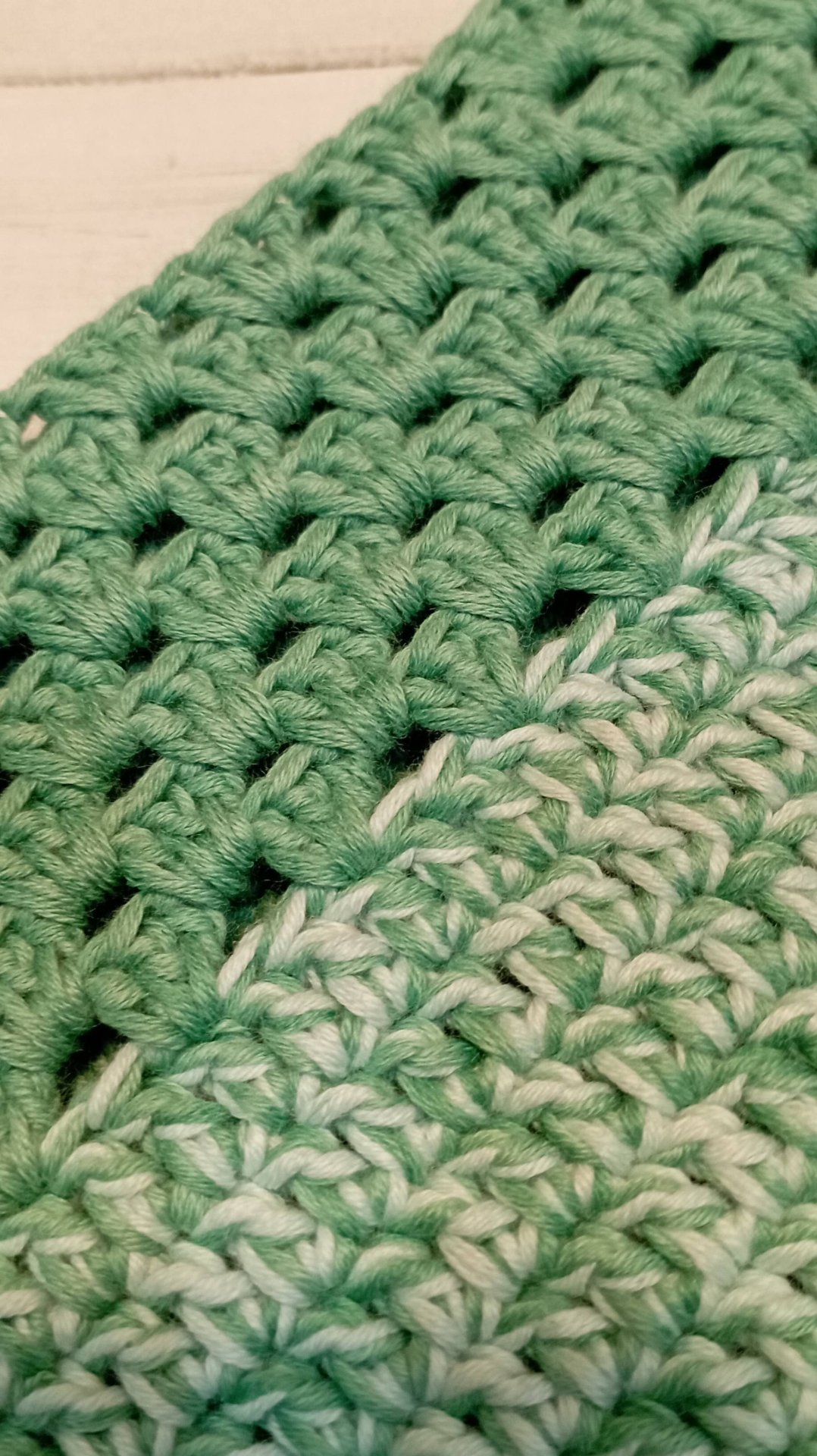 Узор шахматка по кругу . Соединение ряда и переход на следующий .