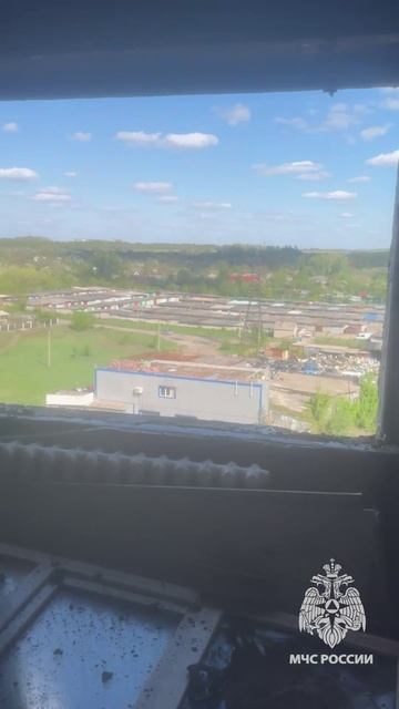 В Горловке сотрудники МЧС России потушили пожар из-за атаки БПЛА