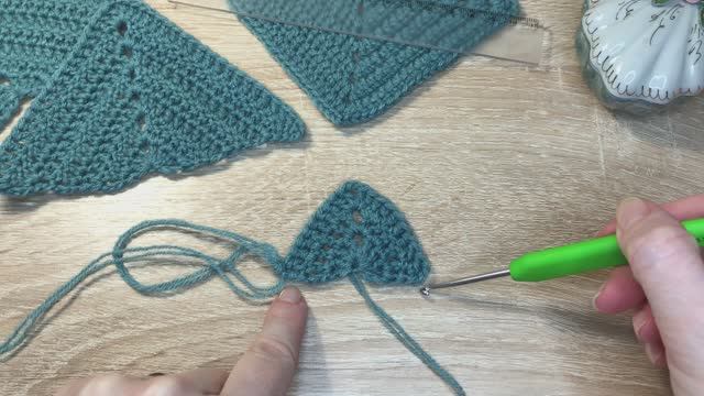 КАК СВЯЗАТЬ ПОЛОВИНКУ "БАБУШКИНОГО КВАДРАТА" ПРАВИЛЬНО