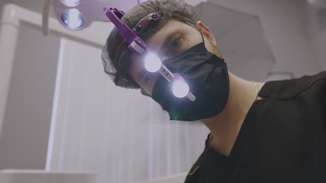 Врачи - Многопрофильный стоматологический центр WEEKSMILE