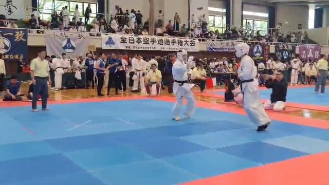 Иван Игнатьев. Ветераны. 1 бой. «Открытый чемпионат Японии по Кёкусин-кан 2025 г.»