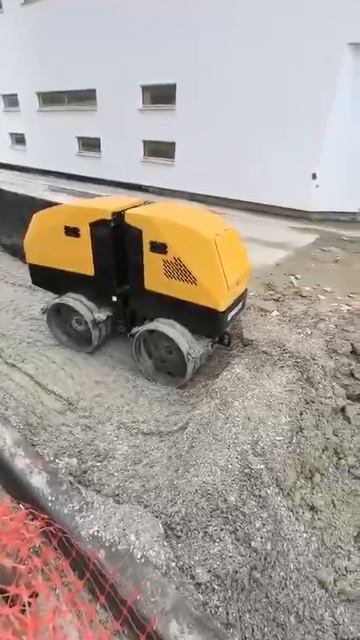 Виброкаток траншейный GROST VRT 1600 на пульте ДУ