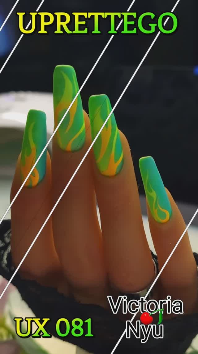 #неон #nails #stamping #nailart #stampingnailart #naildesign #victorianyu #uprettego #stampingplates