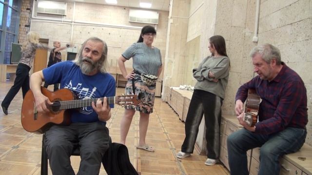 Аделунга 2025 5.04 бадминтон и гитара