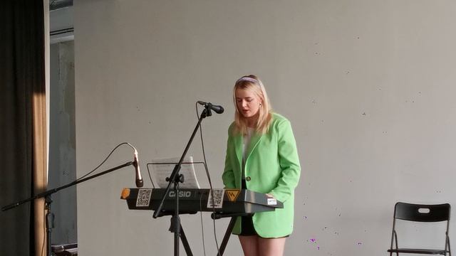 Софья Майорова на акустическом концерте в технопарке Современник 19.04.2025