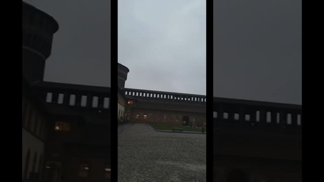 Замок Сфорца— главная резиденция миланских герцогов династии Сфорца, расположенная в центре Милана.