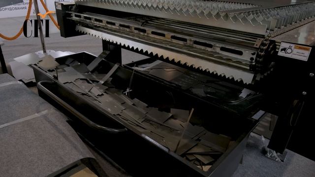 Производственная линия CFI — интеграция рулонного лазера LASERCOIL U3 и панелегиба LHA06-2000A-2A