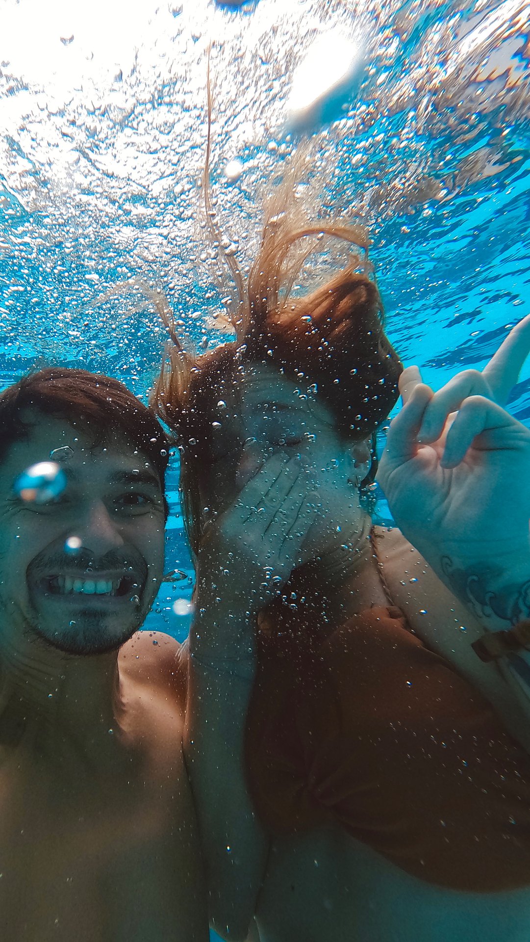 Купаемся в бассейне в Бангкоке