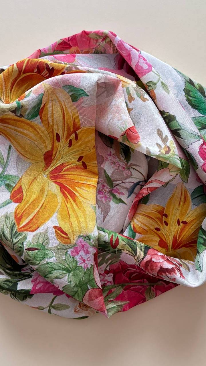 Шелковый снуд с цветочным принтом из павловопосадского платка