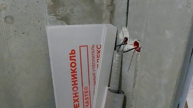 Вывод канализации, холодной и горячей воды на кухню, от центрального стояка.