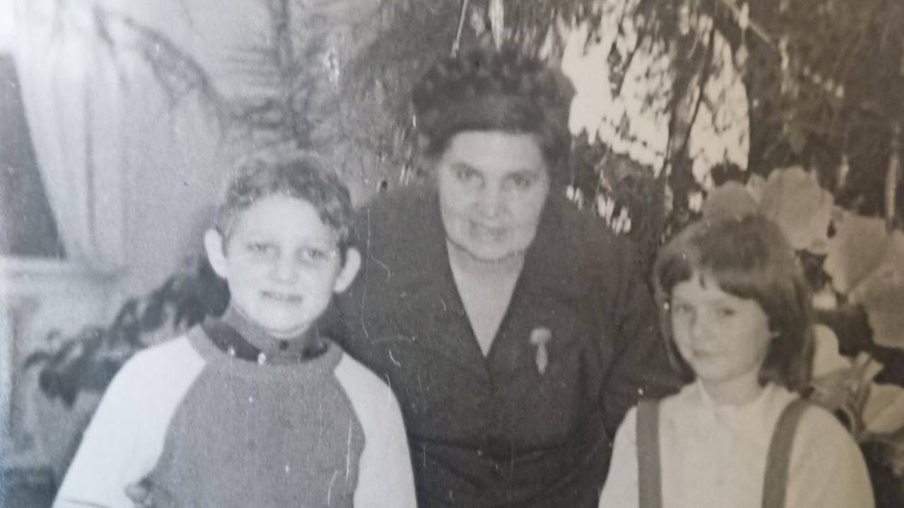 Лена сестра 300425 День Рождения-2