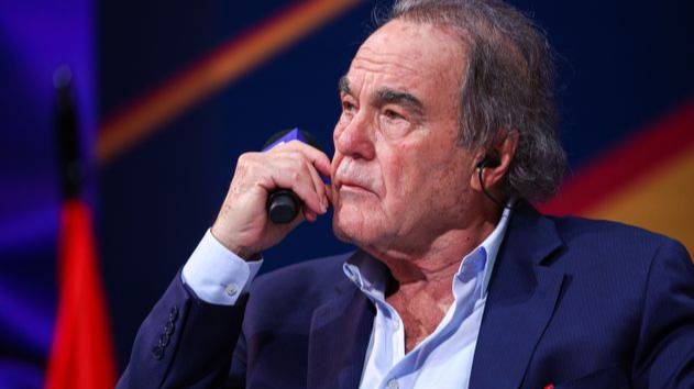 Оливер Стоун: Запад вычеркнул из памяти вклад России в победу во Второй мировой