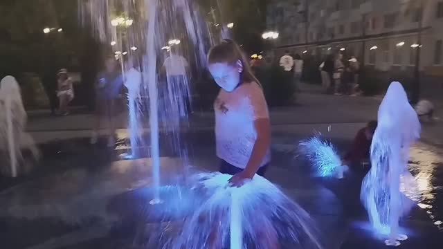 Поющий фонтан, светодиодный