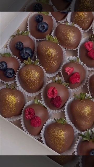 Клубника в шоколаде — идеальный вариант изысканного десерта для любых событий