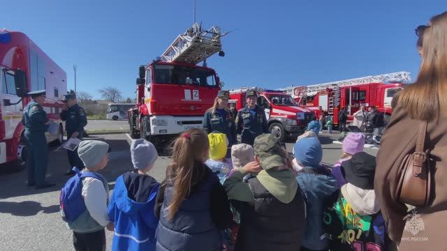 Вот это праздник! В Севастополе более 5 000 ребят познакомились с работой МЧС России