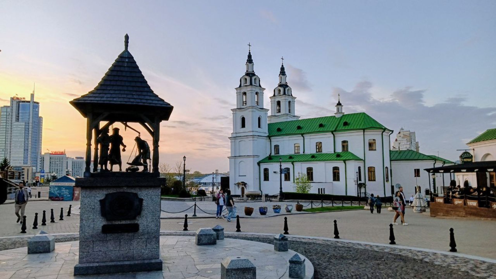 Автопрогулка по Минску. Звучит белорусская народная песня «Купалинка»