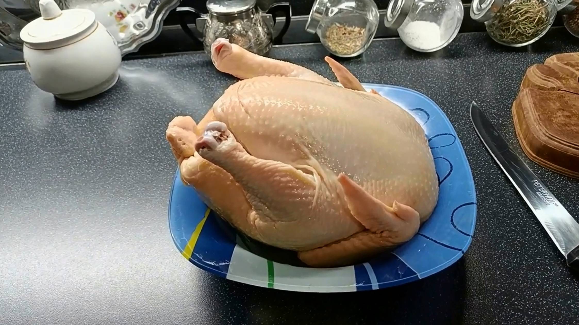 Курица домашняя. Спортсменка, студентка, комсомолка и просто красавица.