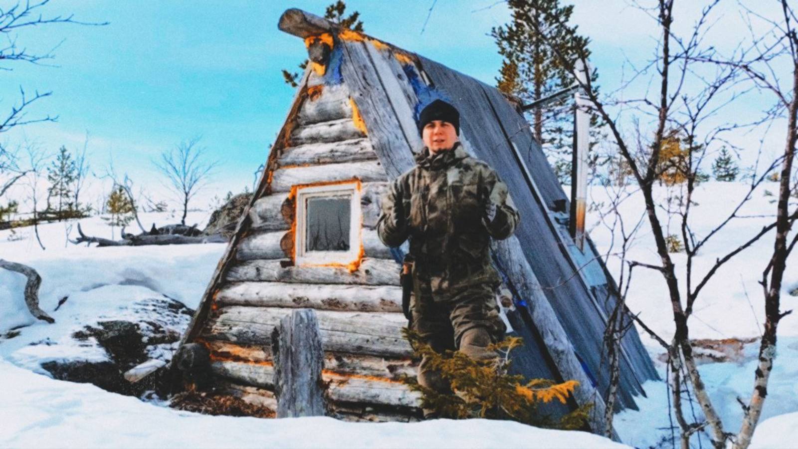 Изба на горе у Моря