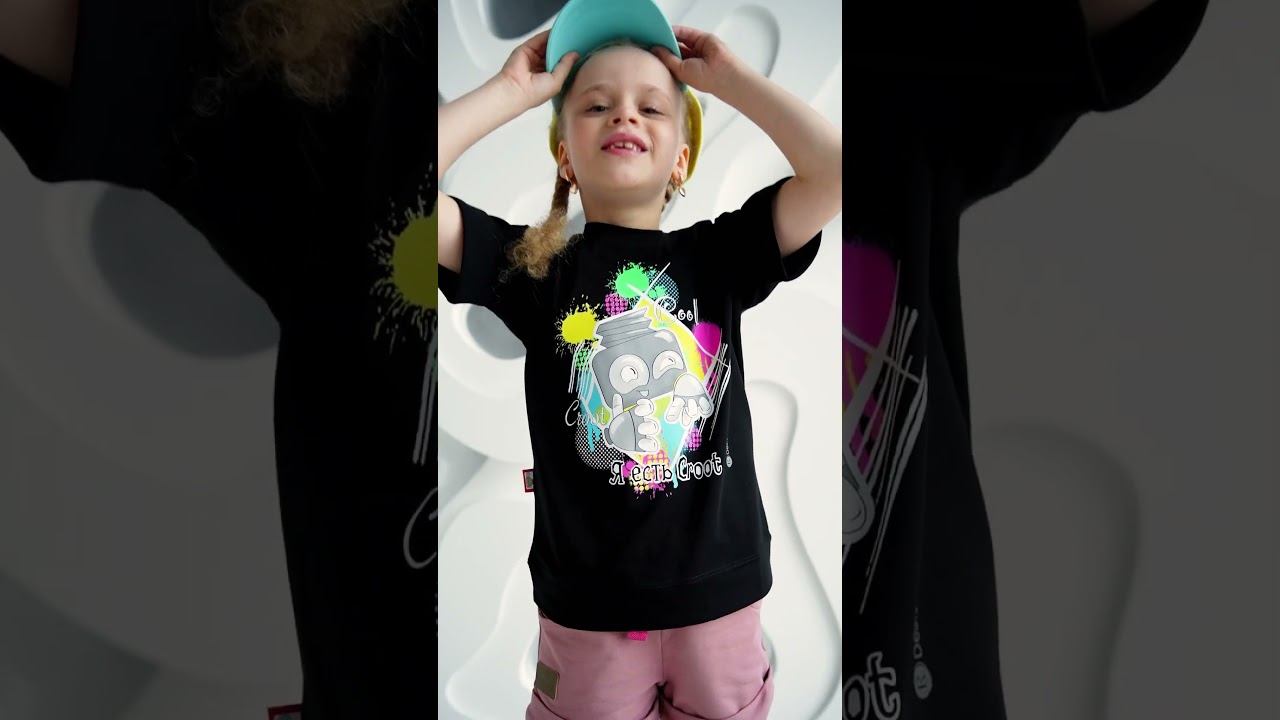 Черная футболка