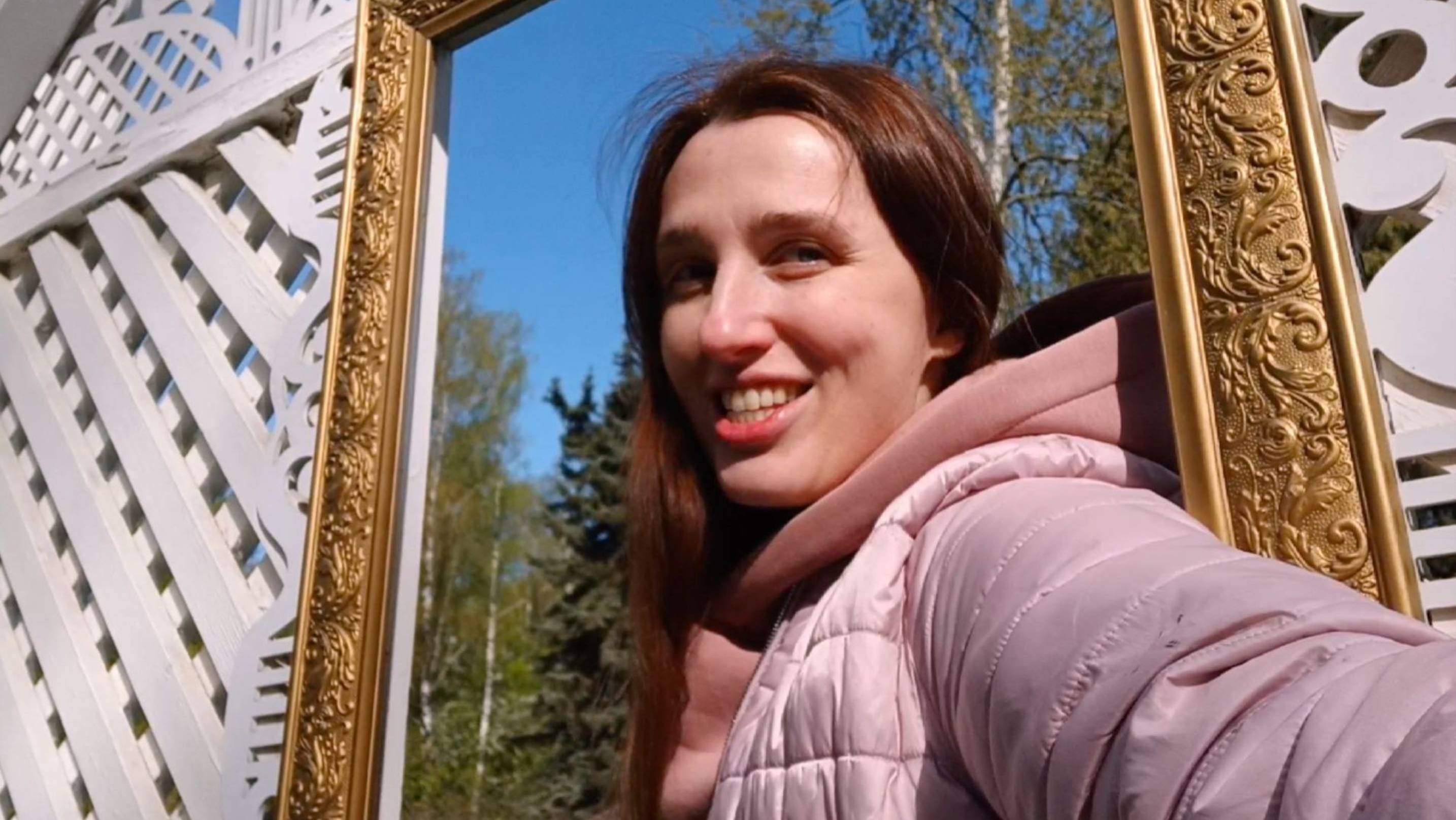 Мама танцевала на Танцплощадке, а я зашла в парк и нашла необычный камень с дырочками сырный камень