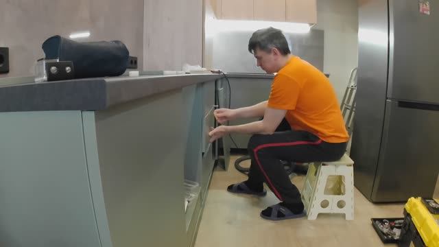 Монтаж мебели в режиме таймлапс