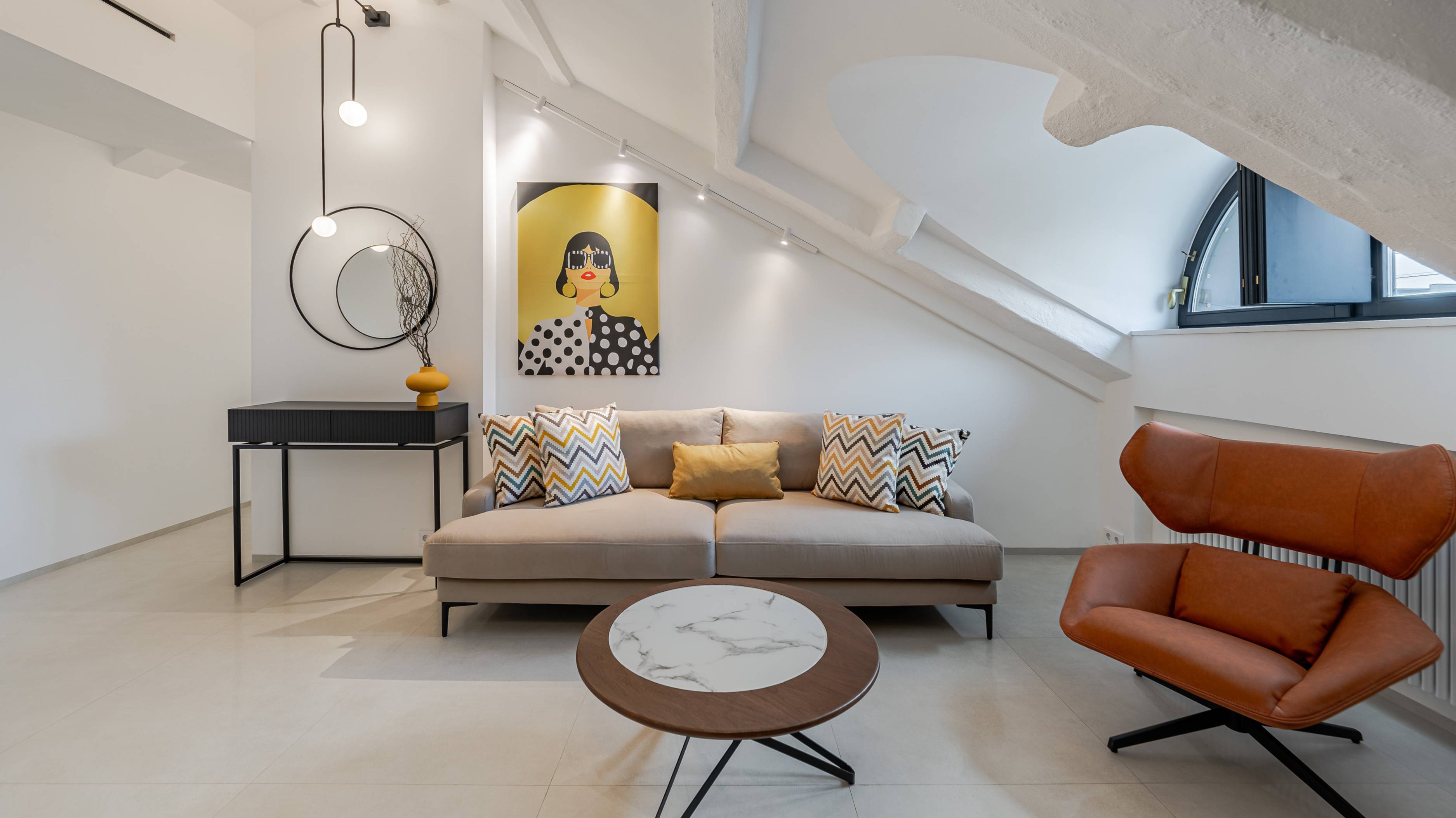 Квартира-мансарда в самом сердце столицы!