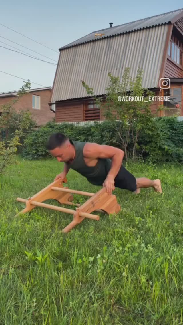 Необычное использование турника-брусьев Backwood от workout_extreme