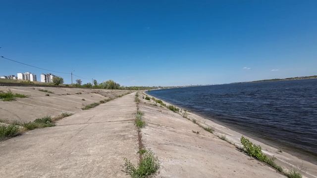 Волгоград, утро 1 мая 2025 набережная Высоцкого - паводок начинается