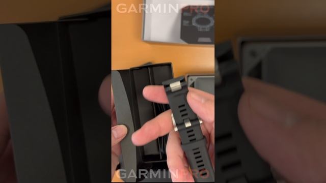 Распаковка часов Garmin MARQ Aviator (Gen 2) Артикул: 010-02648-01