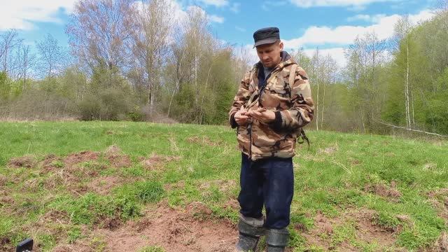 Забрал болотоход и останки солдата.