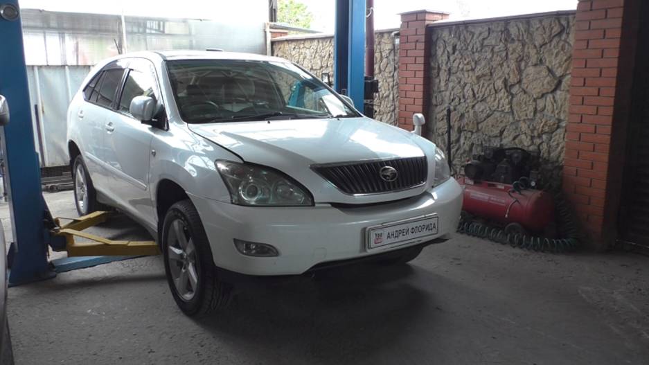 Замена сальника переднего левого привода на Toyota Harrier MCU30 Тойота Харриер 2004