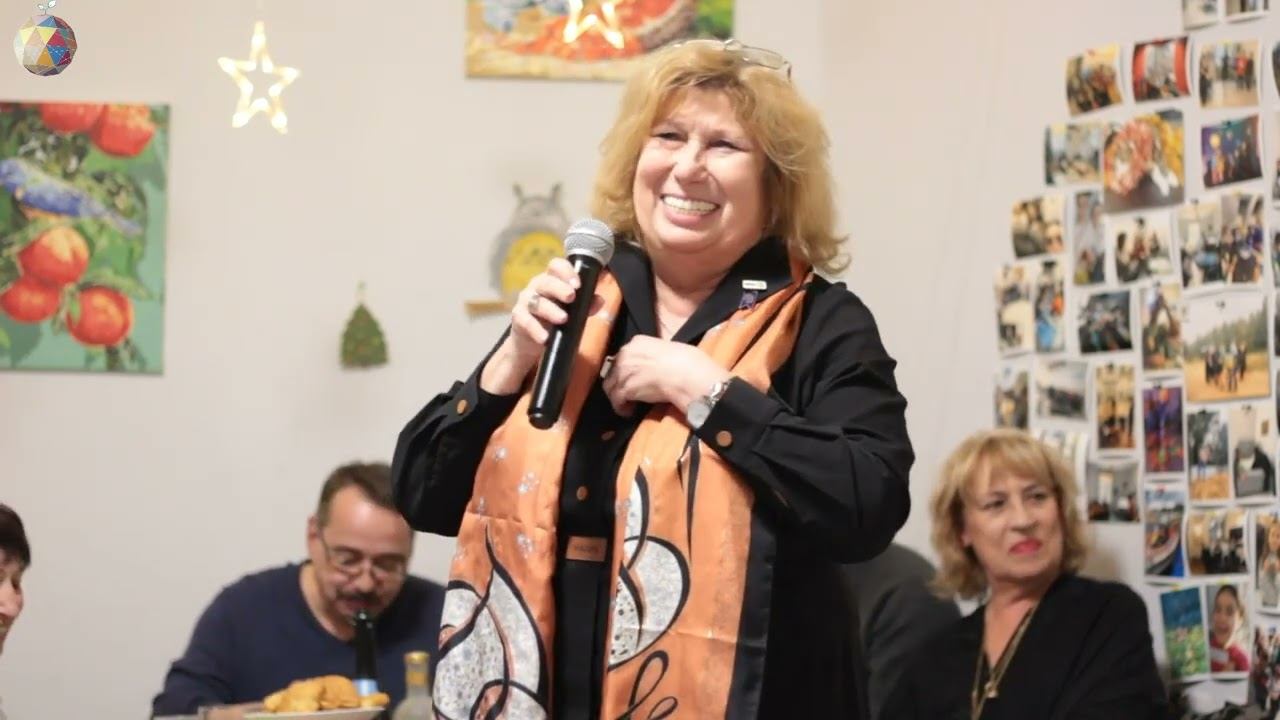 Елена Лялягина поздравляет меня с юбилеем