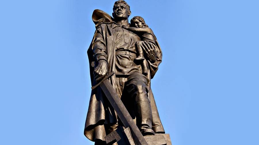 ШТУРМ БЕРЛИНА