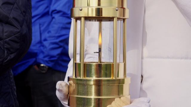 «Россети Центр» передали частицу Вечного огня на мемориал в Смоленской области.