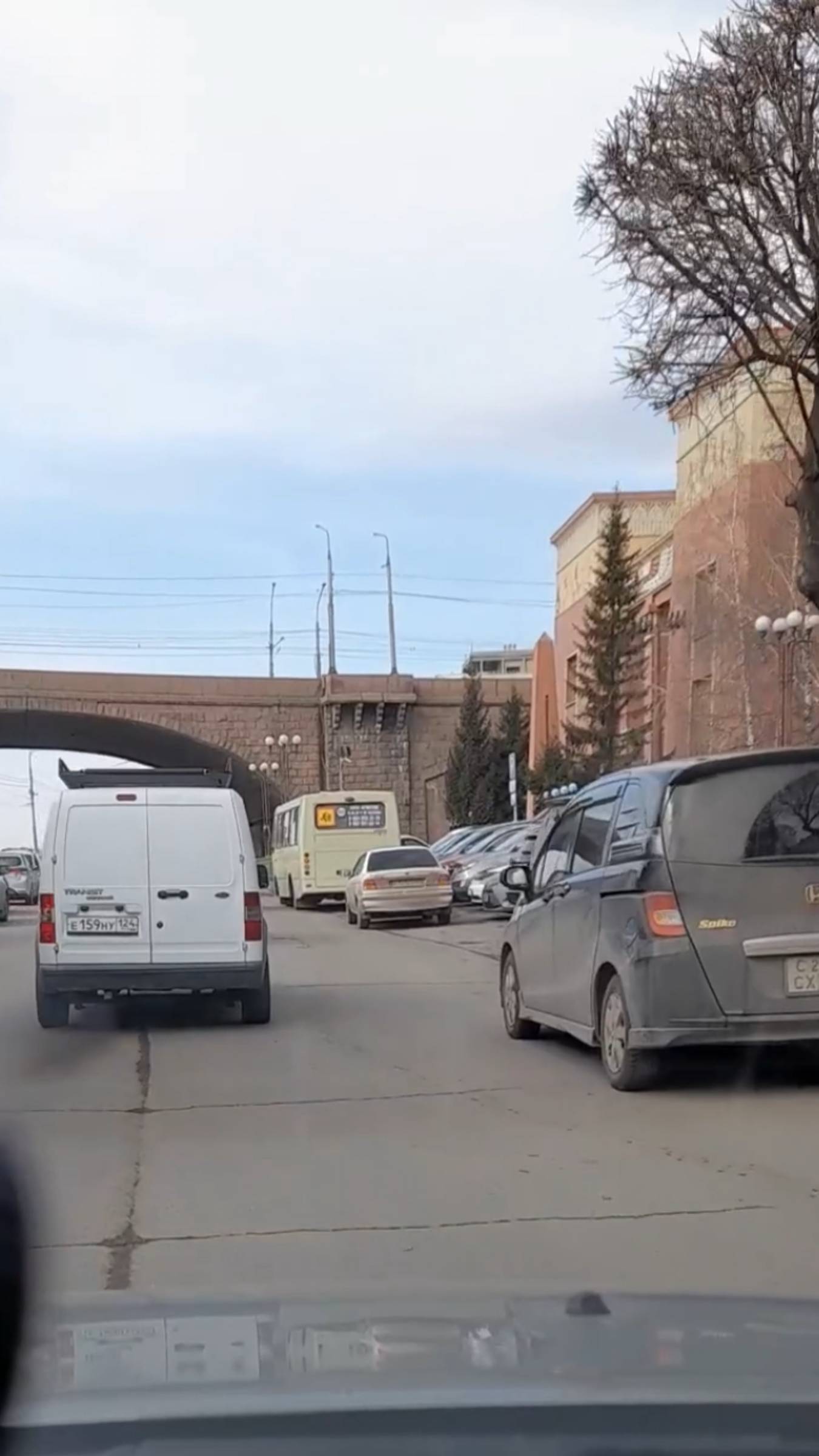 Путь на дачу 4 апреля 2025. Коммунальный мост, горы