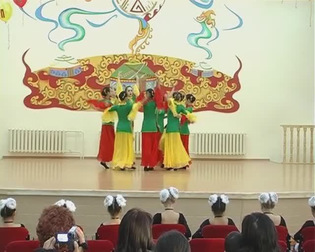 Казахский - Танцевальный коллектив Әдемі