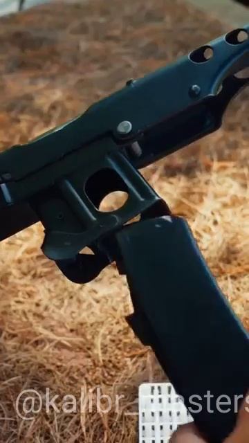 🔫 PPS wz. 1943/1952: Польская модификация советского пистолета-пулемёта 🇵🇱