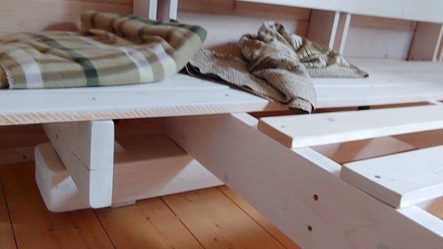 витина кровать