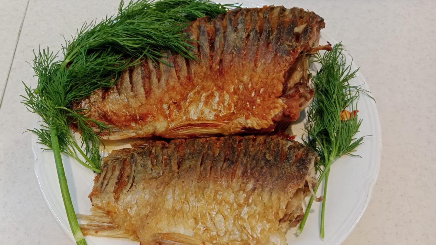 Жареный карась без костей.Очень вкусный и простой рецепт.