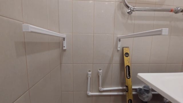 Бракованный смеситель и установка раковины 🏠