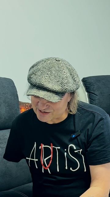 ЖИЗНЬ КАК ПРИКЛЮЧЕНИЕ: ВАЛЕРИЙ АЛЕКСЕЕВ О БОБРУЙСКЕ, ЦОЕ И ФУТБОЛЬНОЙ ДУШЕ SHORTS 1